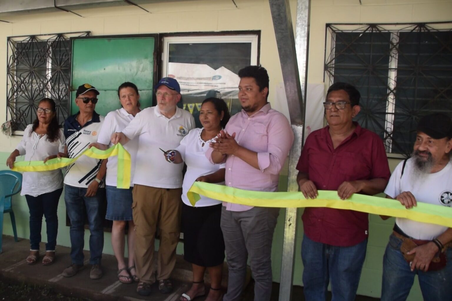 New water system powered by 63 solar panels in Suchitoto, El Salvador ...